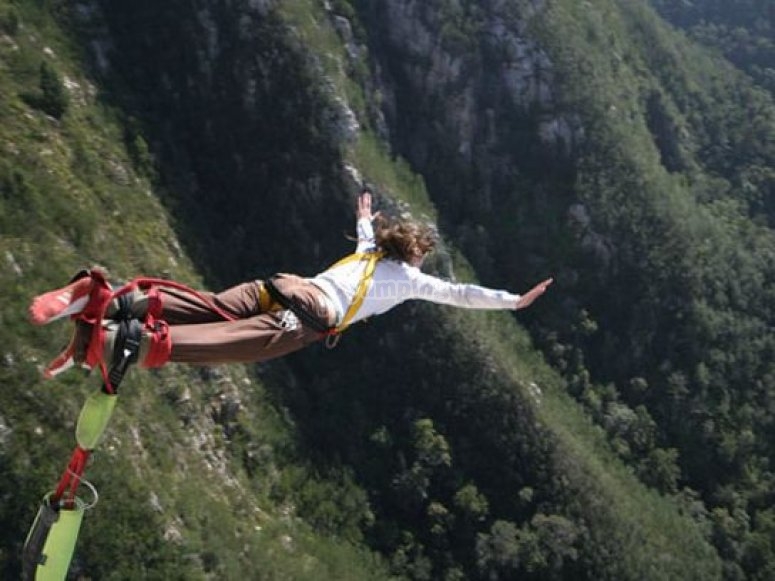 bungee jumping requirements