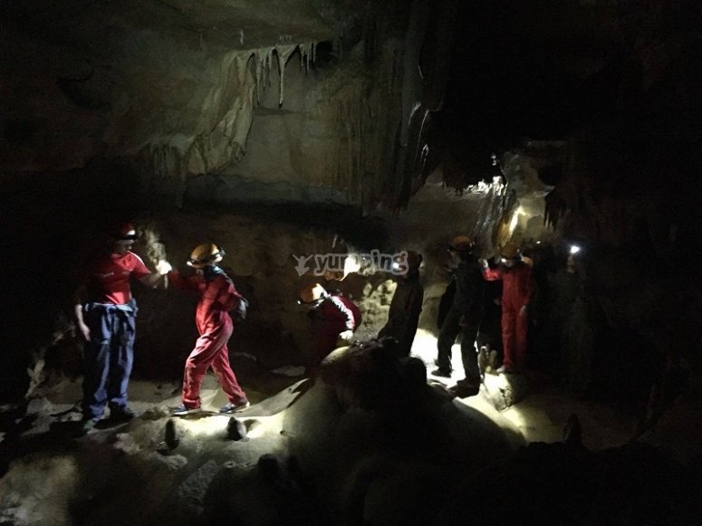 Espeleología en cueva de Pando, Ribadesella desde 23€ - Yumping.com