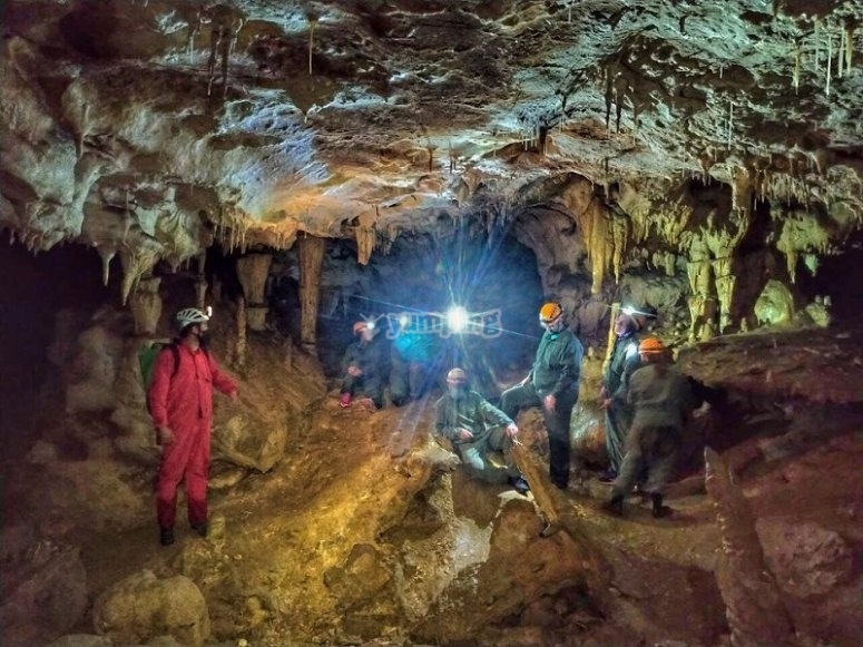 Espeleología en cueva de Pando, Ribadesella desde 23€ - Yumping.com