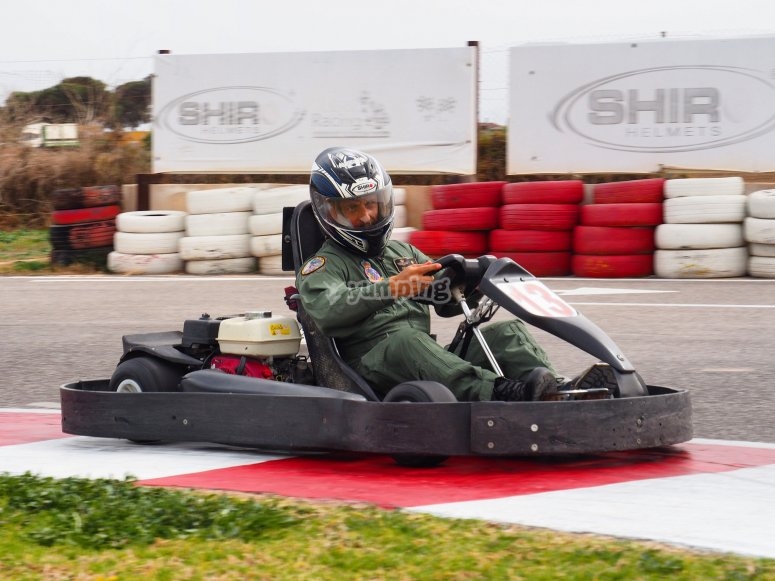 Karting categoría F-200, San Javier. 8 minutos desde 14€ - Yumping.com