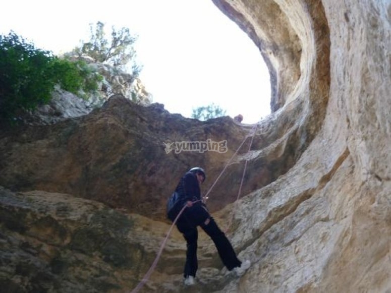 Barranco Seco en Santa Cruz De Moya desde 26€ - Yumping.com