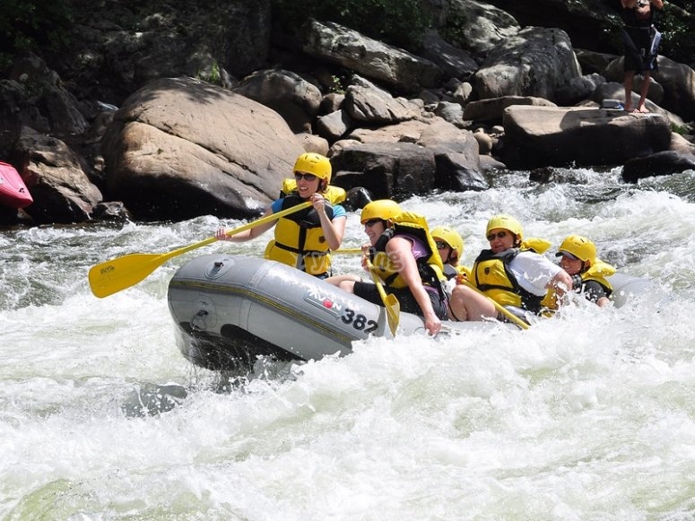 Rafting o Canoa-raft en el río Cabriel 3 horas desde 25€ - Yumping.com