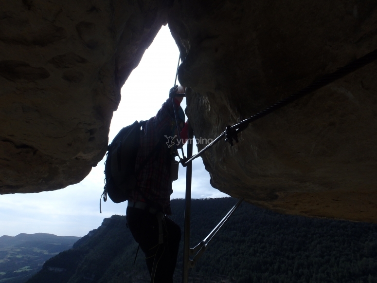 Vía ferrata Centelles Baumes Corcades con fotos desde 35€ - Yumping.com