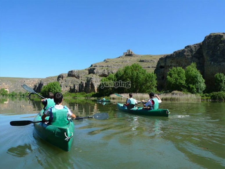 Ruta de Piragüismo en las Hoces del Duratón.Niños desde 20€ - Yumping.com