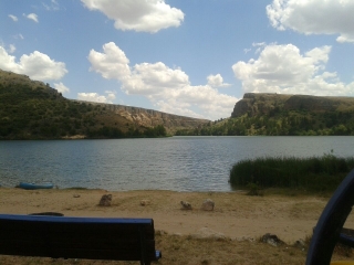 Lago La Serranilla, precios y reservas 2025 | Yumping