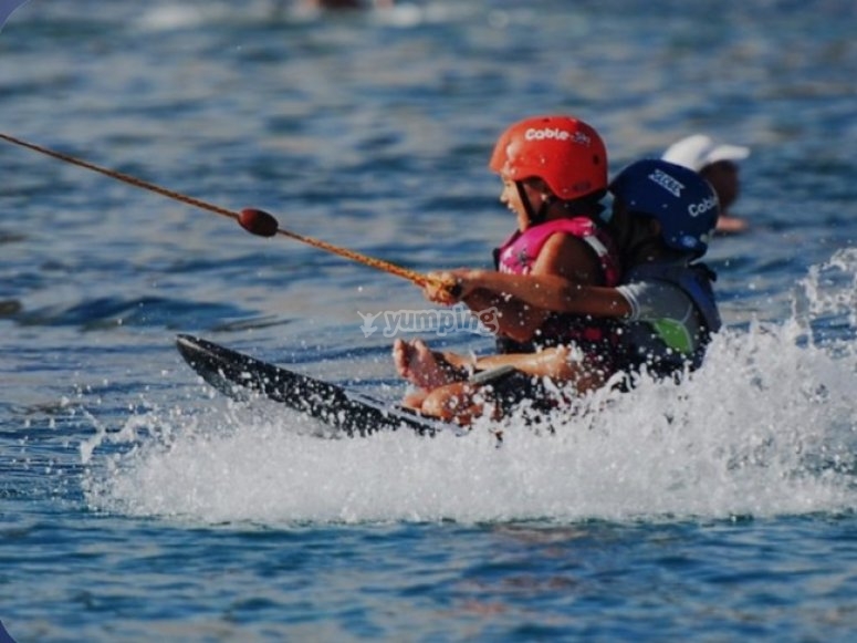 Salida exprés de cable ski en embalse Benidorm desde 21€ - Yumping.com