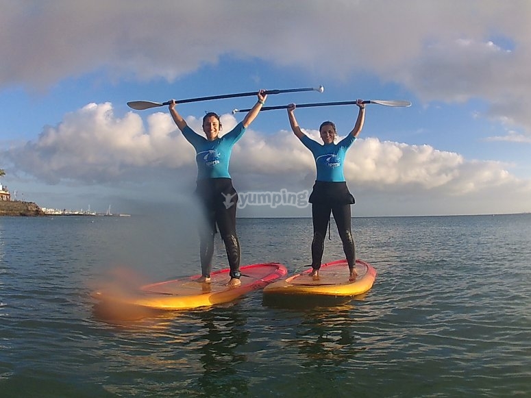 Travesía de Stand Up Paddle por Playa Blanca desde 45€ - Yumping.com