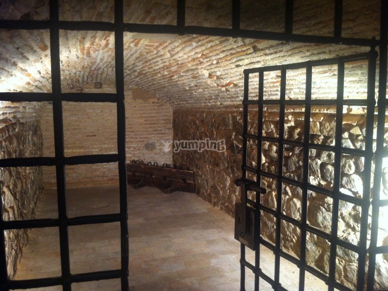 Toledo misterioso + entrada mazmorra Parejas desde 30€ - Yumping.com