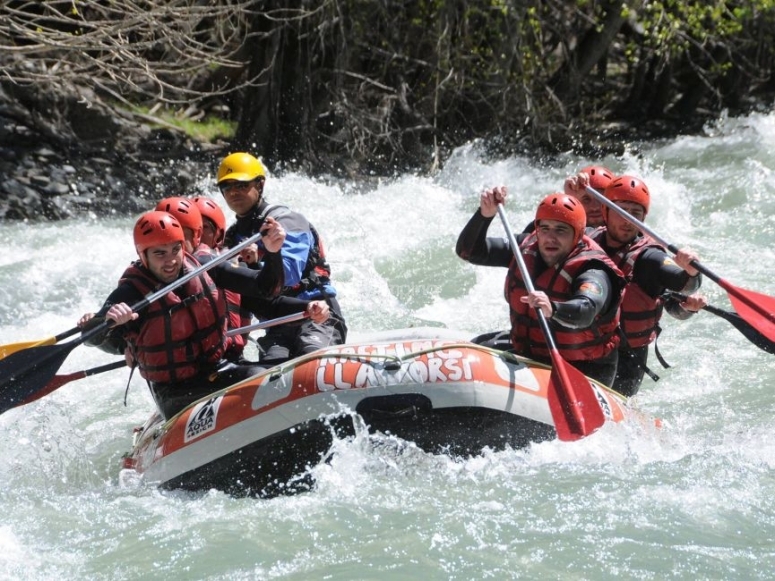 Rafting para principiantes en Llavorsí desde 28€ | Yumping