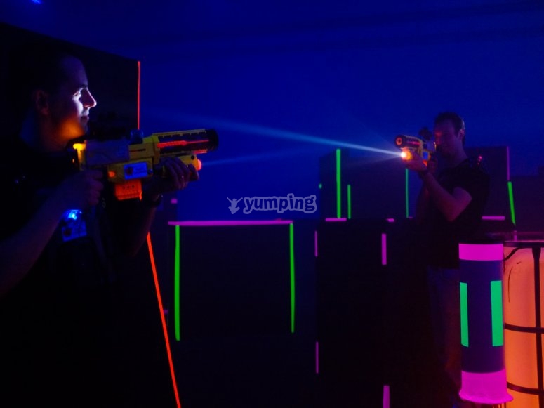 Partida de laser tag para grupos en Barcelona desde 7€ - Yumping.com