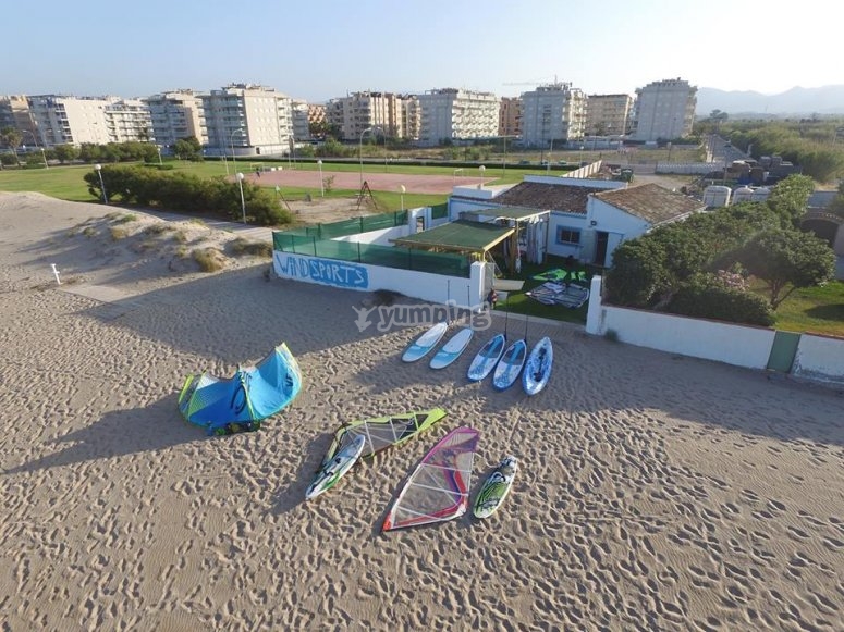 Alquiler de piragua en playa de Daimús Bono de 10h desde 120€ - Yumping.com