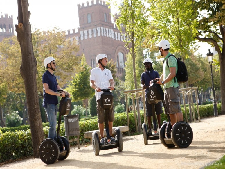 Tour en segway por Montjuic durante 3 horas. desde 75€ - Yumping.com