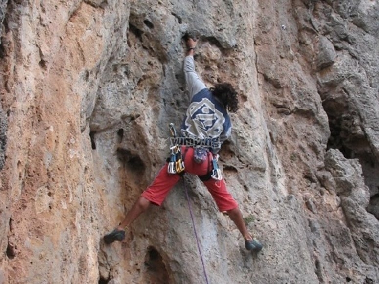 Curso de escalada en roca 4 horas desde 40€ - Yumping.com