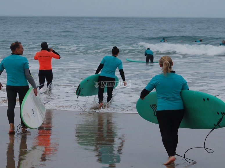 Nazaré Surf School, precios y reservas 2024