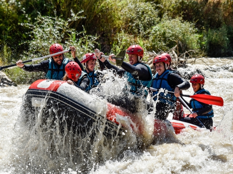 Descenso en rafting del río Genil 4 horas desde 30€ - Yumping.com