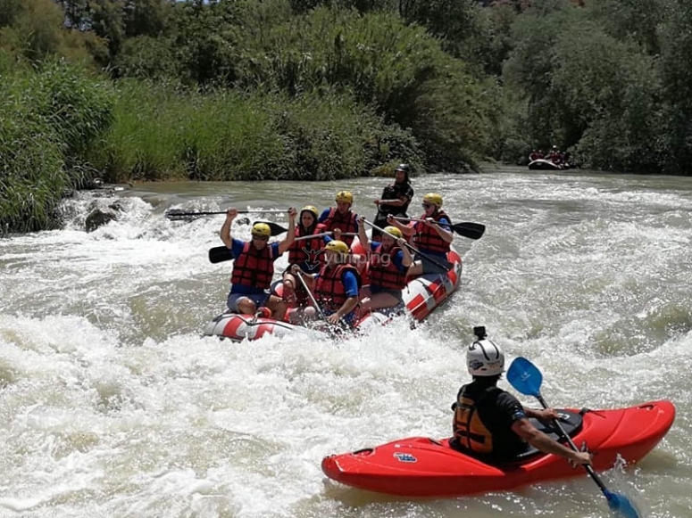 Rafting iniciación río Genil-Cuevas de San Marcos desde 35€ - Yumping.com