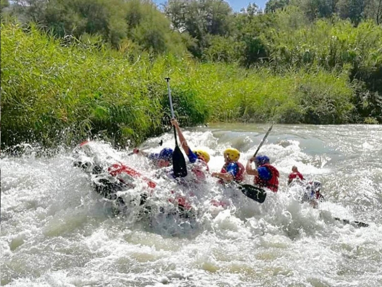 Rafting iniciación río Genil-Cuevas de San Marcos desde 35€ - Yumping.com