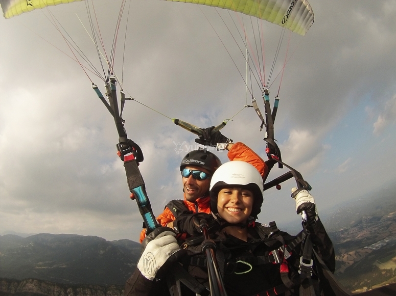 Vuelo en parapente en Igualada 60 minutos desde 150€ - Yumping.com