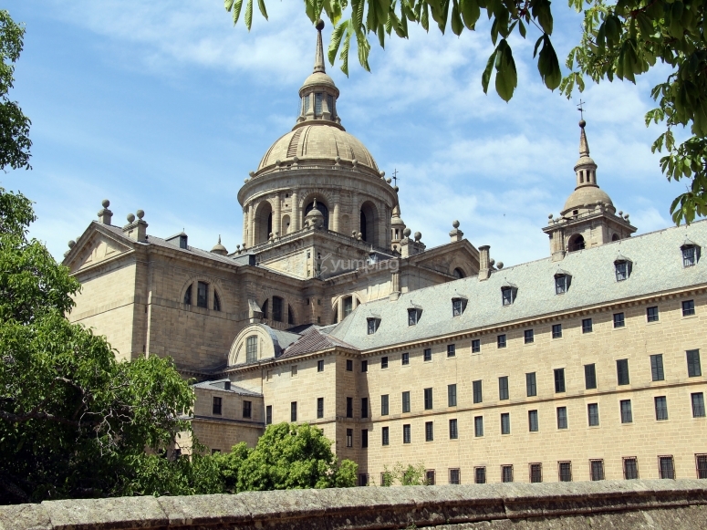 Entrada Monasterio de El Escorial + guía digital desde 18€ - Yumping.com