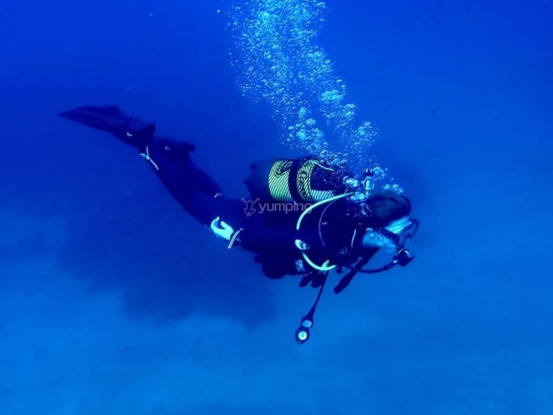 Bautismo de buceo piscina y mar Puerto Oropesa, 3h desde 85€ | Yumping